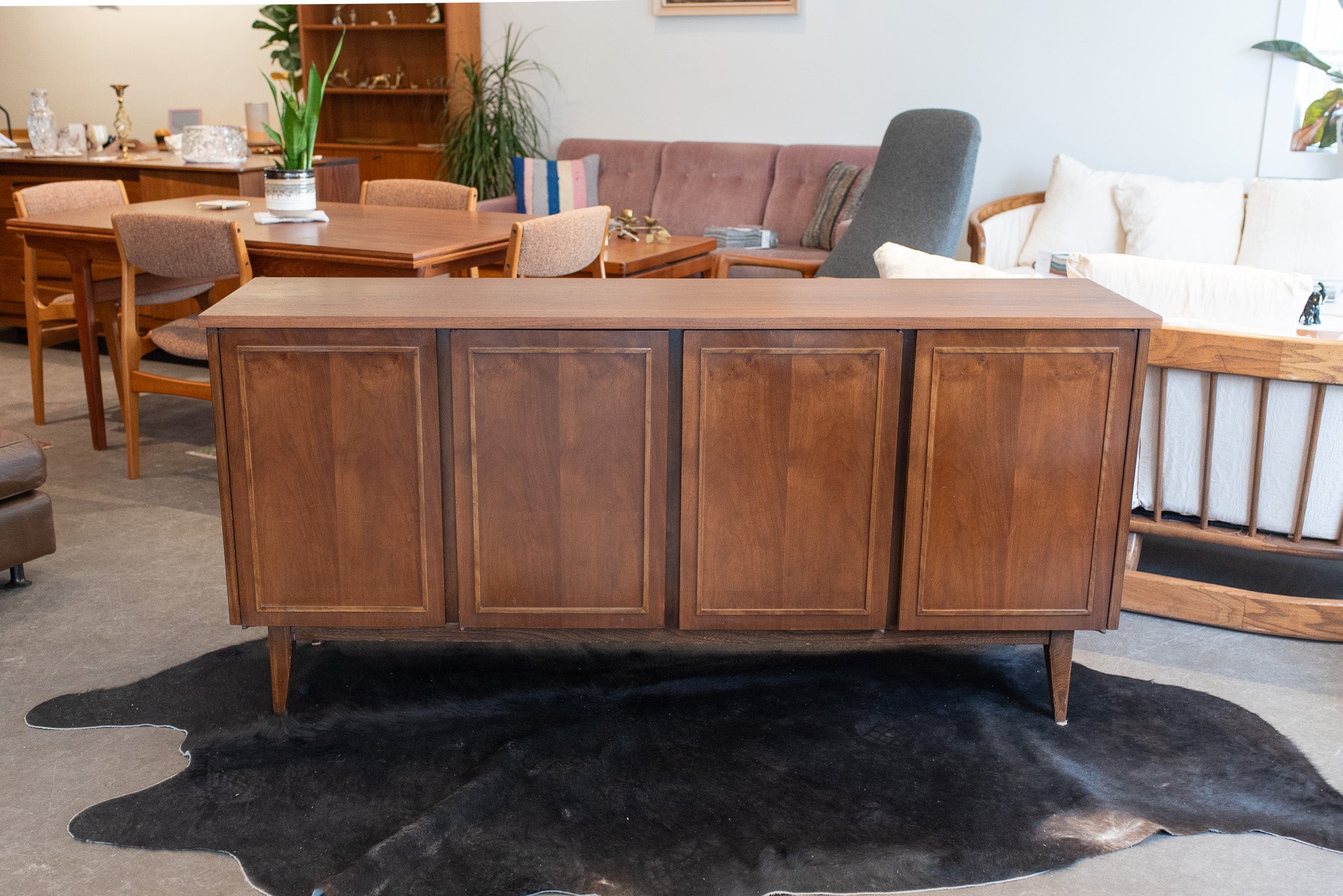 Vintage Walnut Sideboard Knechtel Quality Furniture – KOLLEKTION
